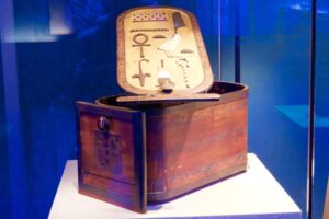 Famous Ancient Artifacts - Artifacts From the Ancient World