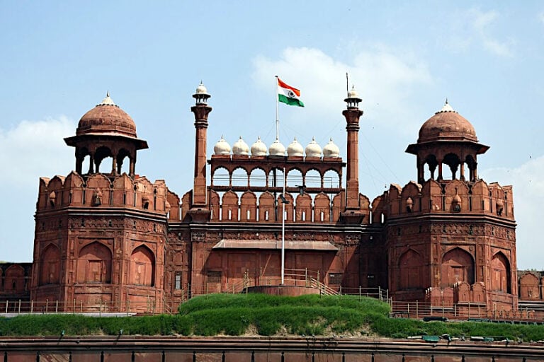 Famous Castles - Ten Spectacular Fortresses You Have to See