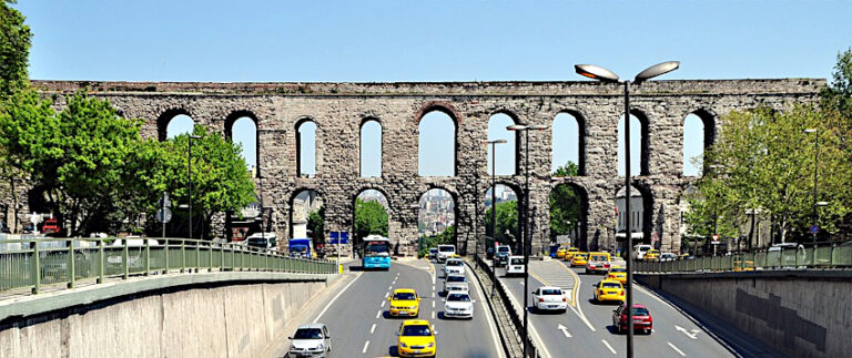 Roman Aqueducts - The Hydraulic Architecture of Ancient Rome
